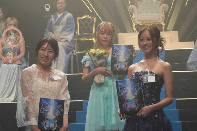 煌びやかなドレス姿の人気ライバー50名が集結【フォトレポート｜17LIVE シャイニングスターvol.8】|au Webポータル芸能ニュース