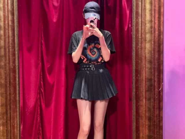 「太ももがスースーする」Cocomi、ミニスカ姿で長過ぎる圧巻美脚を披露！ 「ドキドキしますね」|au Webポータル芸能ニュース