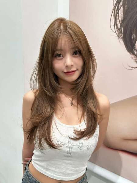 「お人形さんみたい」バレー高橋藍と交際報道のuka.、グラマラスな白タンク＆レイヤーポニテ姿に反響|au Webポータル芸能ニュース