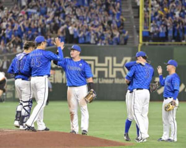 DeNAが3連勝、7年ぶりの日本シリーズに王手 継投でリード守り切る|au Webポータルスポーツニュース