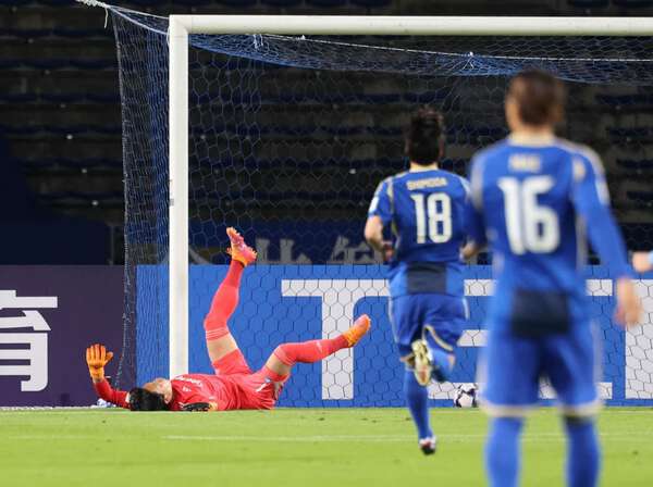 ACLE 町田、開始35秒で衝撃のオウンゴール 自身のバックパスがネットに吸い込まれた昌子はぼうぜん|au Webポータルスポーツニュース