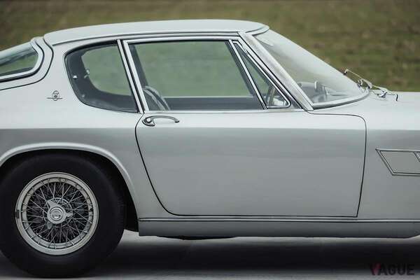 59年前のモデルなのにわずか3オーナー イタリアの「美しすぎるマセラティ」がオークションに登場 最高時速255キロを誇った「ミストラル」とは ...