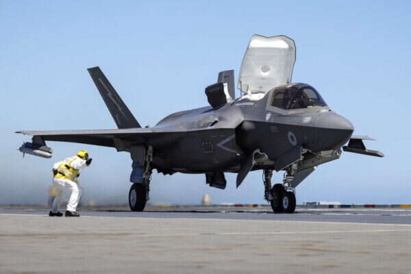 九州に日英のF-35B戦闘機が集うぞ！「でも共同訓練はしない」なんで？|au Webポータル国内ニュース