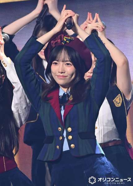 島崎遥香、AKB48”20周年記念公演”サプライズ登場！…もまさかの1曲で帰宅 高橋みなみも驚き「ぱるるっぽ！」|au Webポータル芸能ニュース