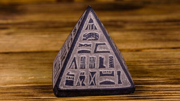 象形文字で「Hello World」を表すとこうなる|au Webポータルコネタニュース