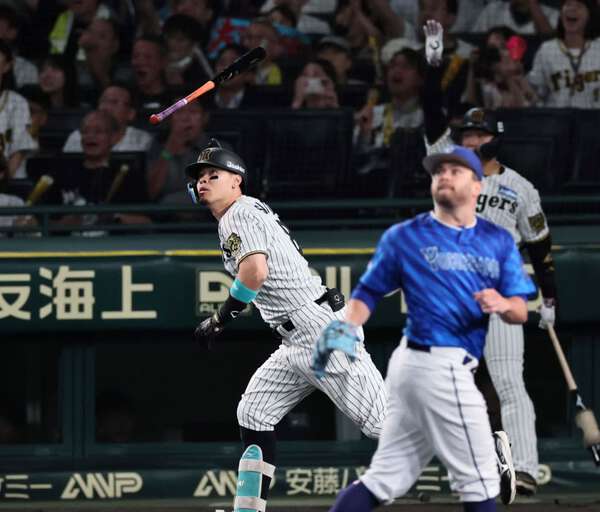 「選手に力がある。DeNAとの差を感じた」佐藤輝の3ランは「今年の進化が見えた」 阪神元監督が称賛|au Webポータルスポーツニュース